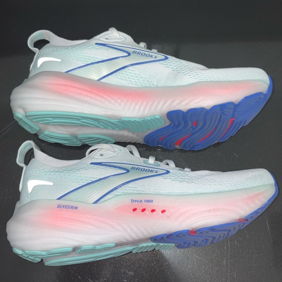 Brooks | Shoes | Brooks Womens Athletic Shoes White Blue And Pink ...